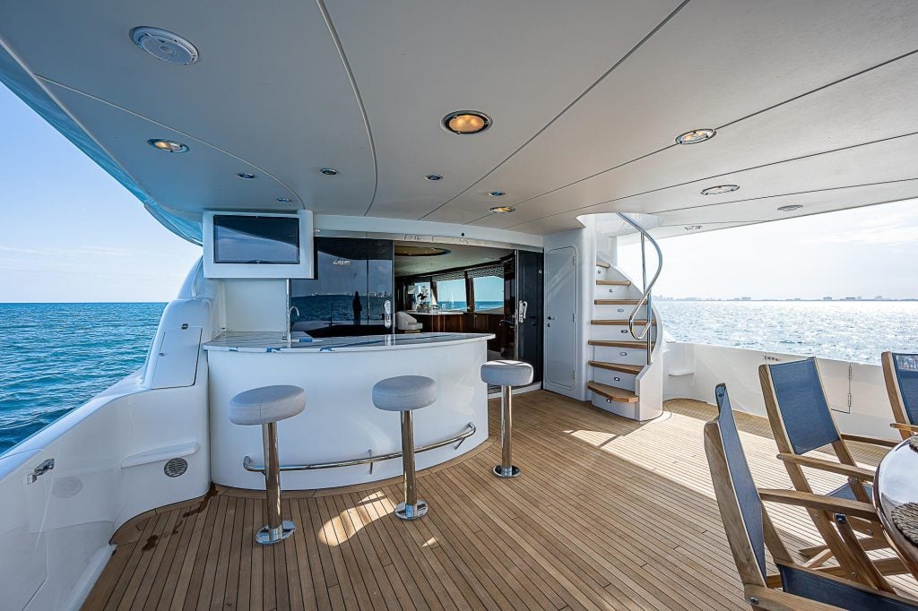 A Walk Through The Luxurious Lazzara 116 (SOLD) - Yachts360