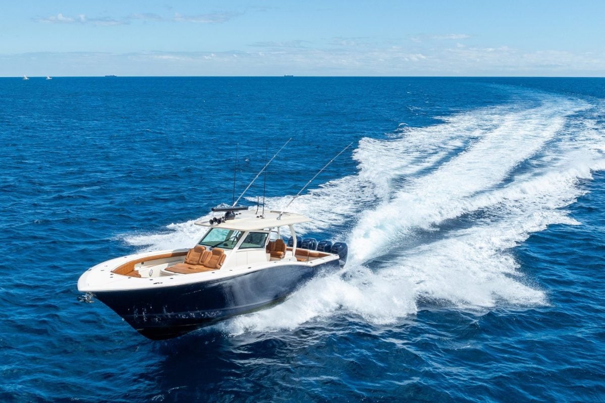 2016 Scout 420 LXF - Yachts360